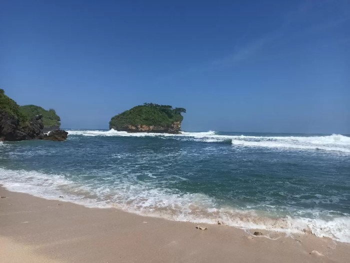 Watu Karung: A Surfing Odyssey - Haciendawatukarung
